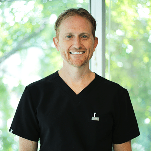 Conozca al Dr. Chris Powell | Dentista en Raleigh, NC | Carolina Dental ...